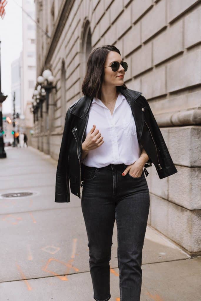 Are black jeans smart casual female?