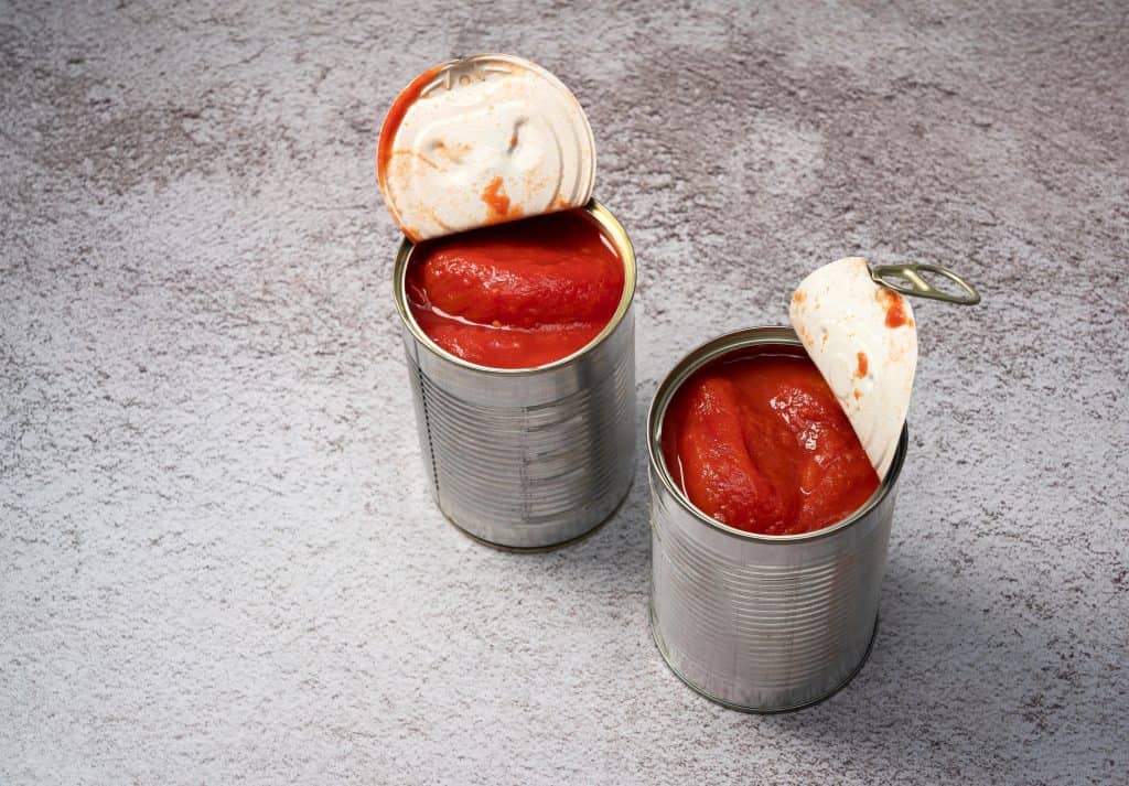Are canned or fresh tomatoes better for sauce?