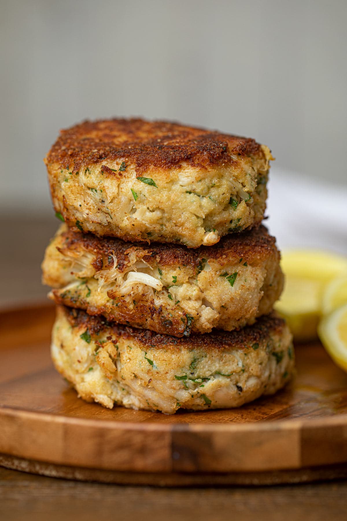 Are crab cakes eaten warm or cold?