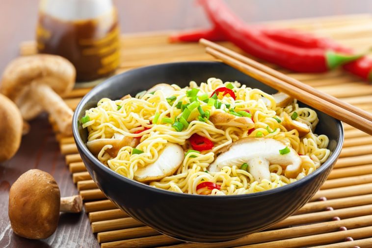 Are egg or wheat noodles healthier?