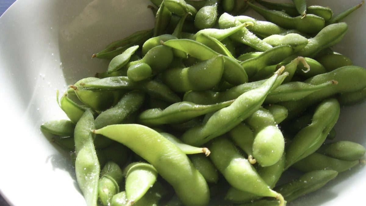 Are green peas estrogenic?