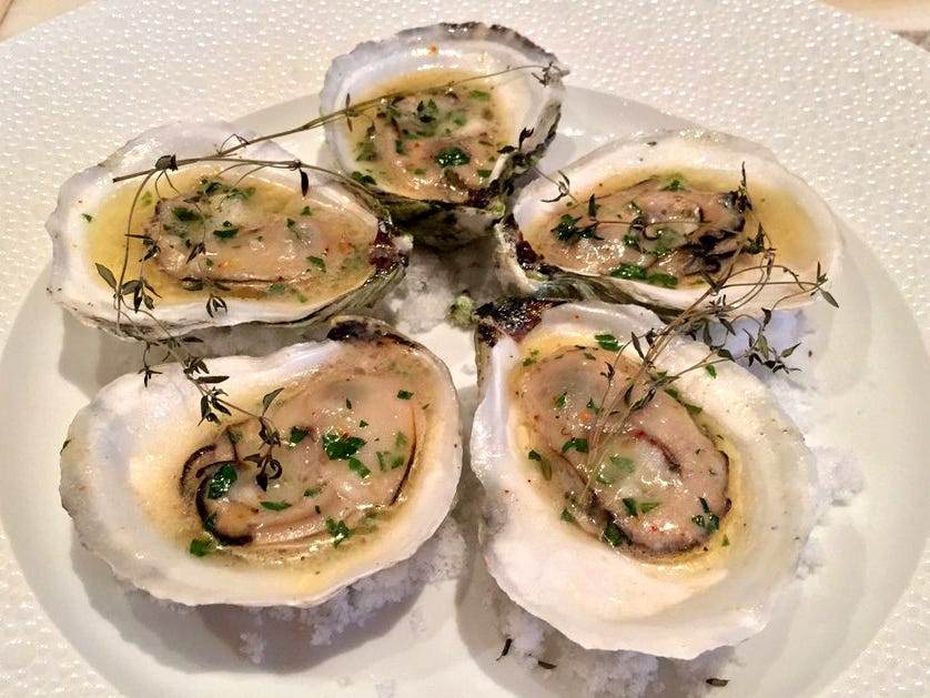 Are oysters dead or alive when eaten?