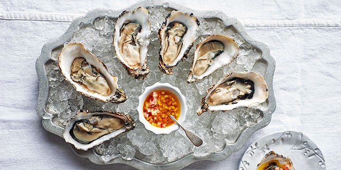 Are oysters served cooked?