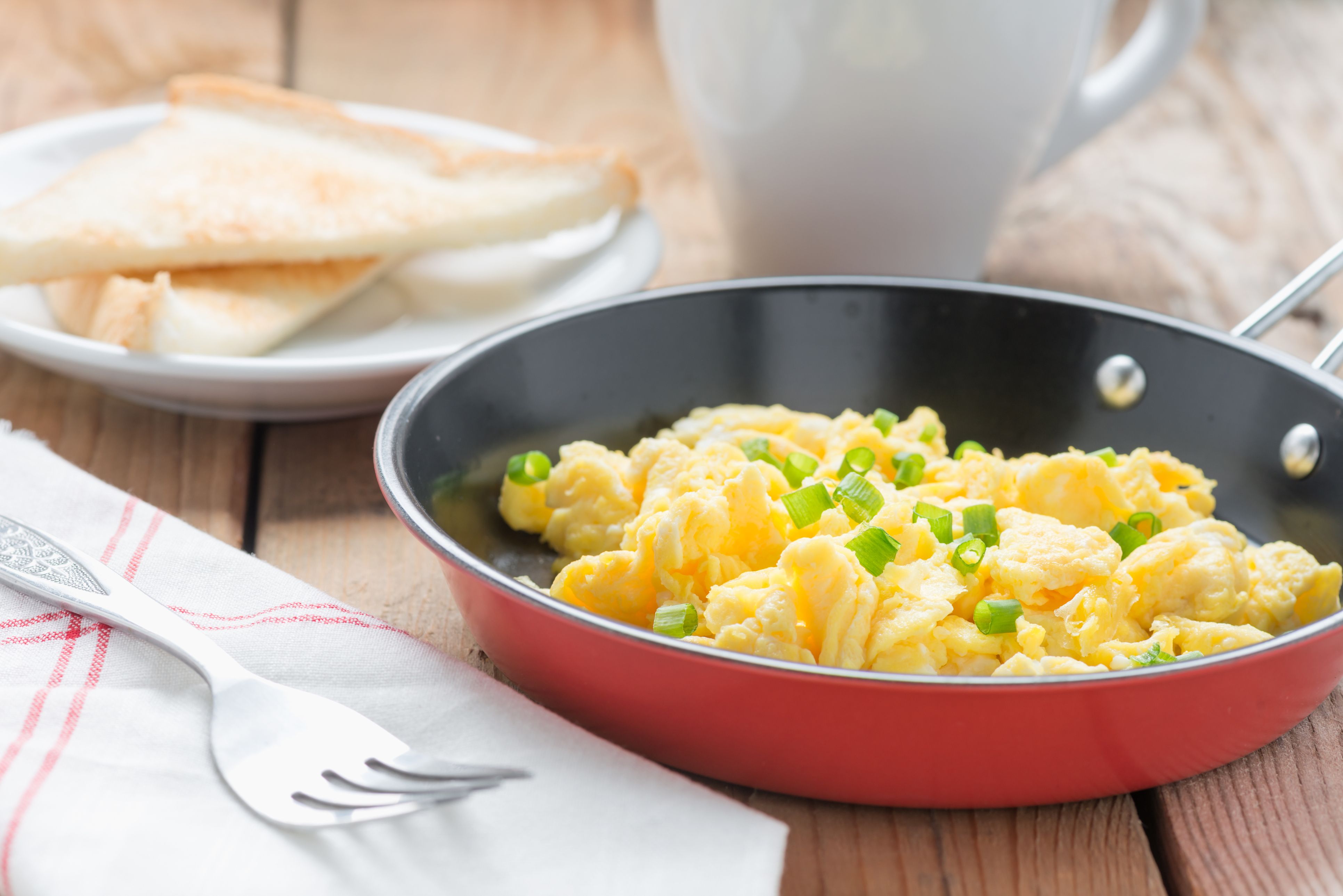 Are scrambled eggs healthy to eat everyday?