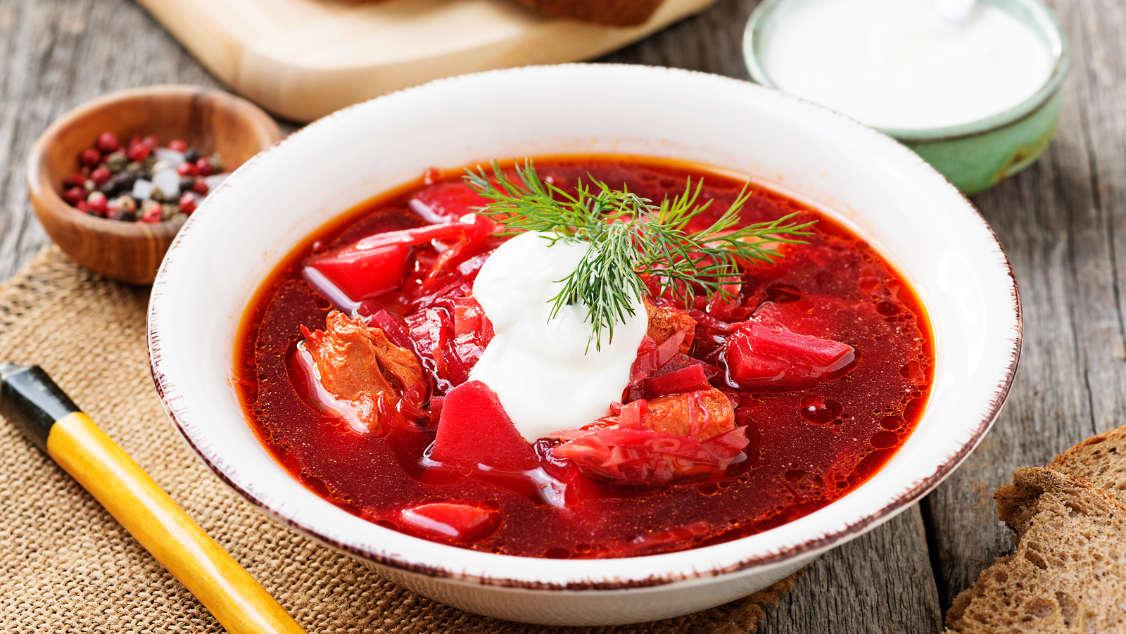 Are there different kinds of borscht?