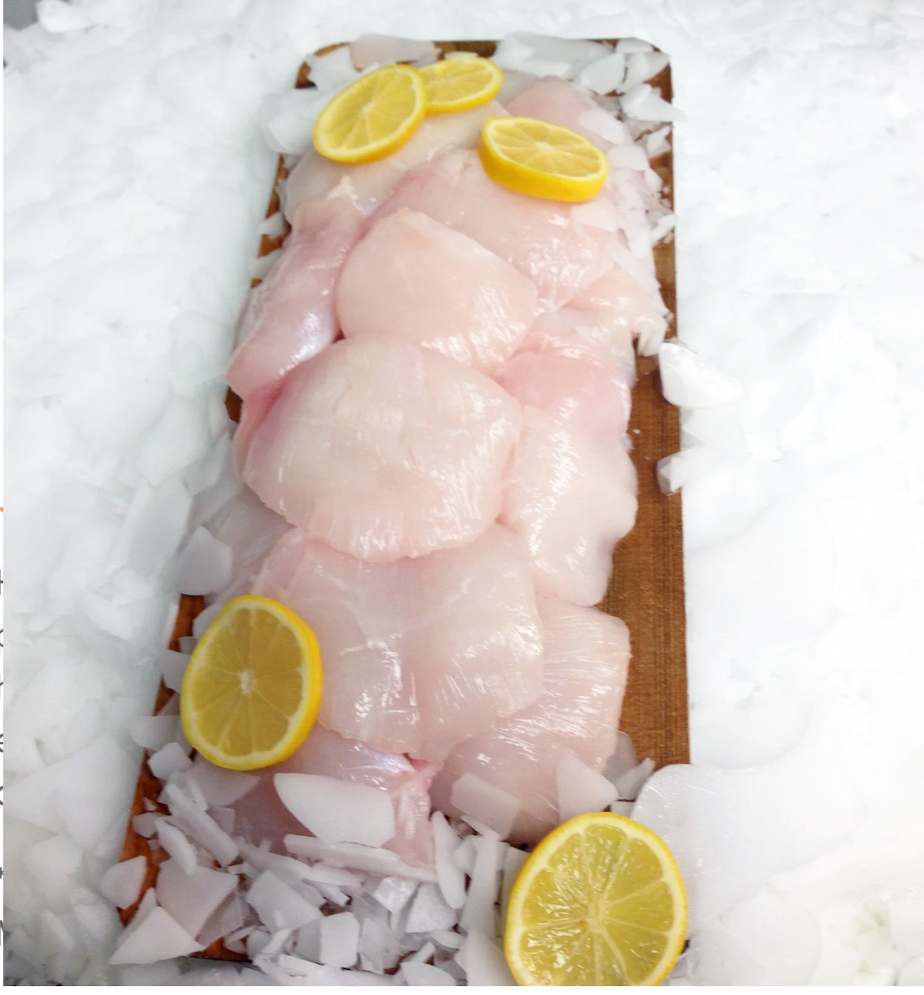 Are there fresh Alaskan halibut cheeks at fish food market?