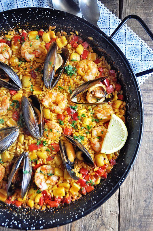 Are you supposed to burn paella?