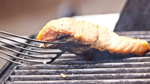 Are you supposed to flip fish on the grill?