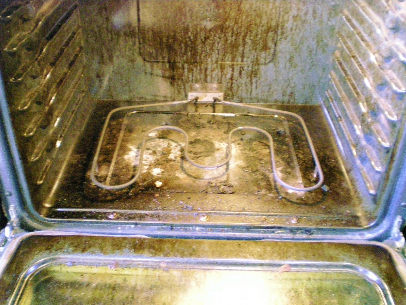 Can an unclean oven make you sick?