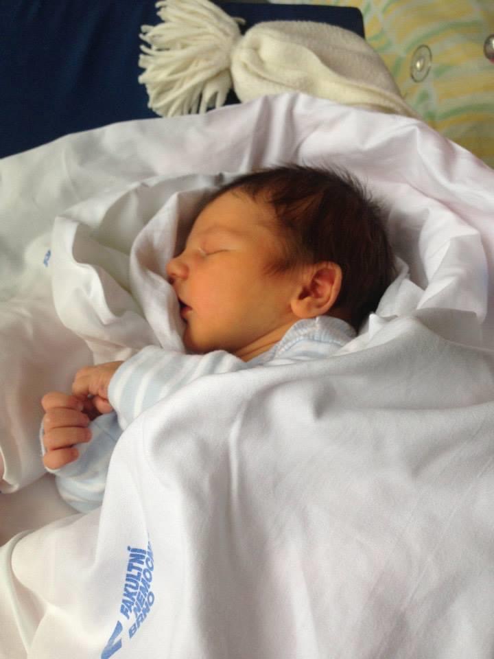 Can baby sleep with a muslin?