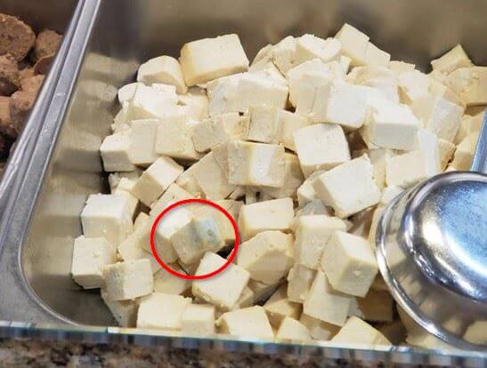 Can bad tofu cause food poisoning?