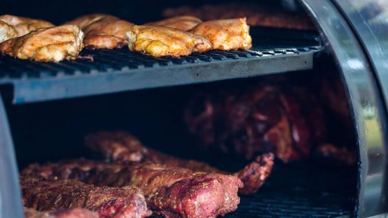 Can beef and pork be smoked together?