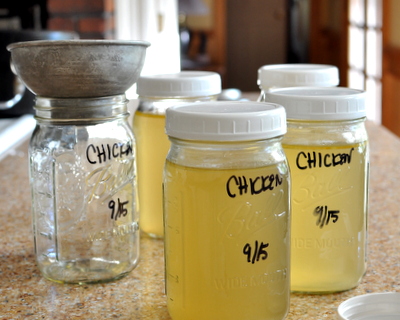 Can broth be frozen in glass jars?