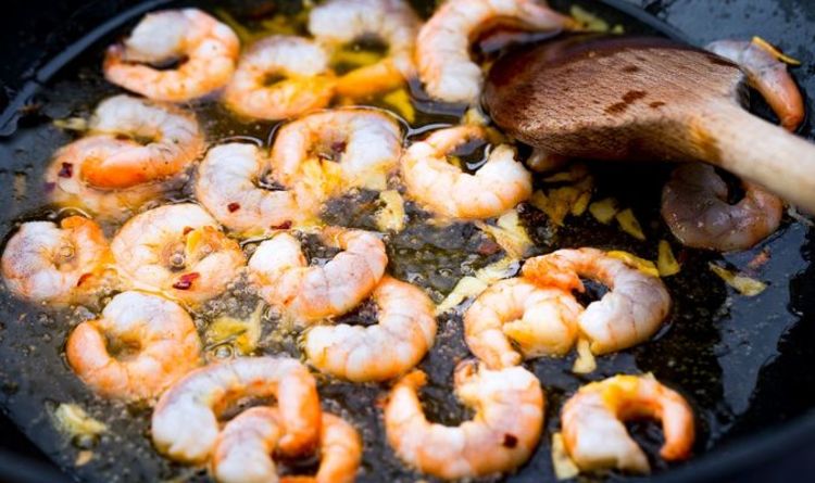 Can cooked prawns be used from frozen?