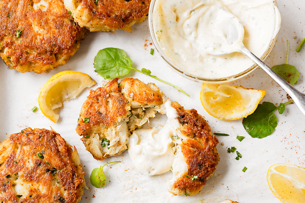 Can crab cakes be prepared in advance?