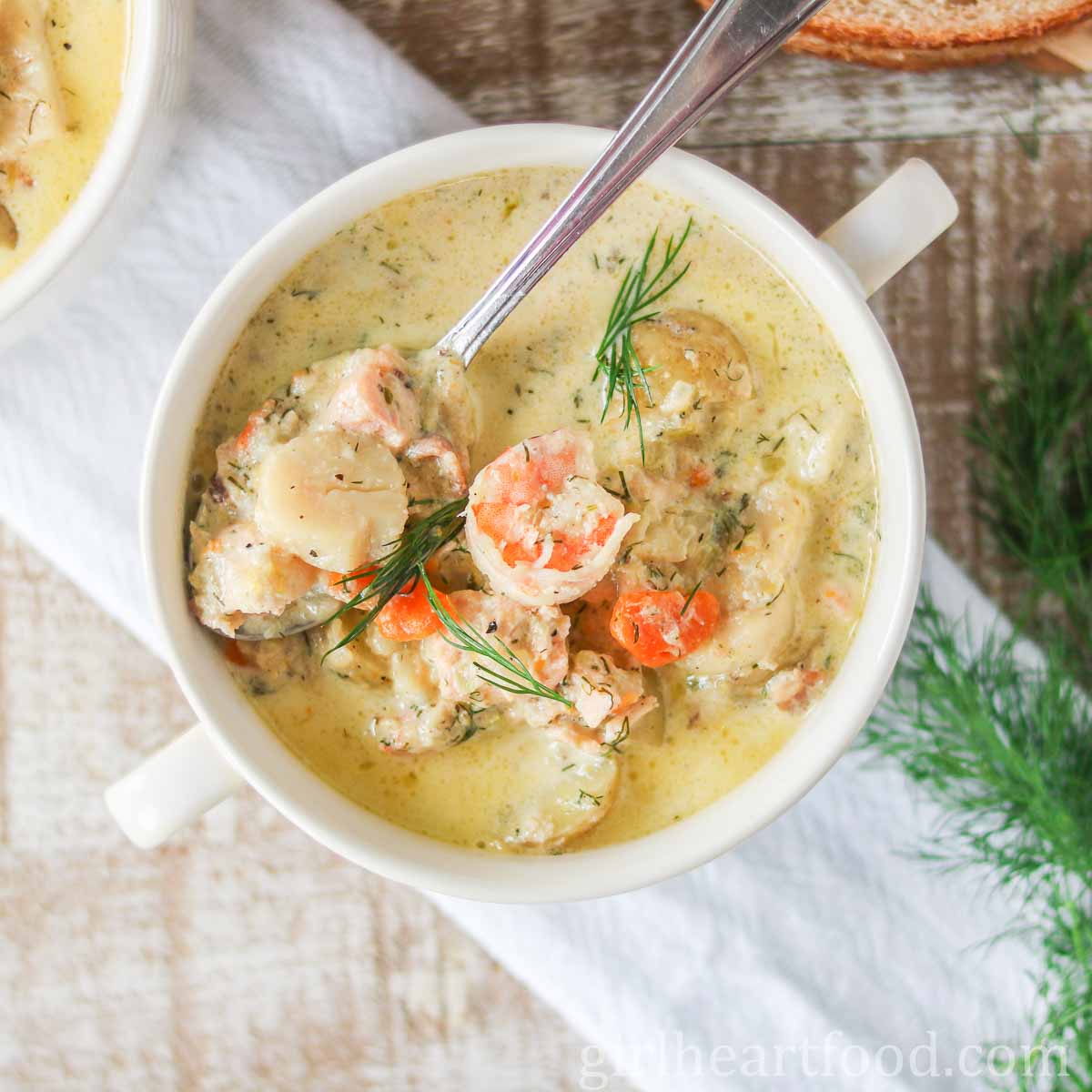 Can creamy seafood chowder be frozen?