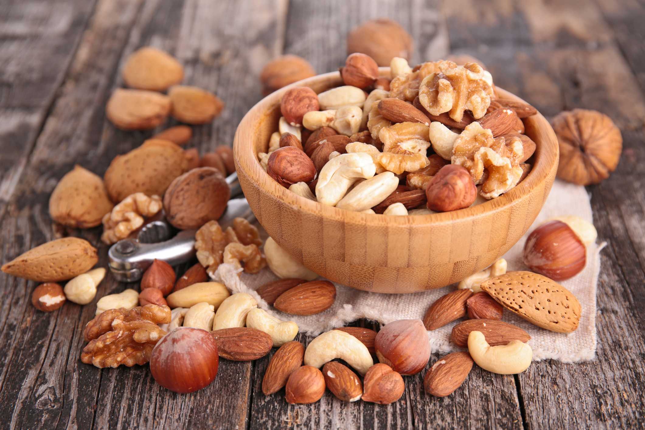 Can diabetics eat salted nuts?