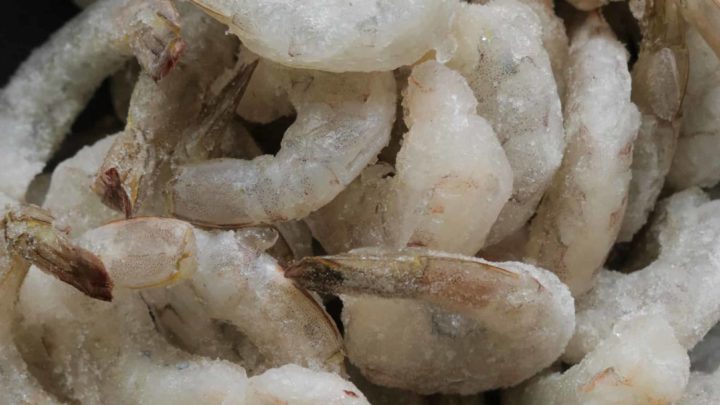 Can frozen shrimp be thawed at room temperature?