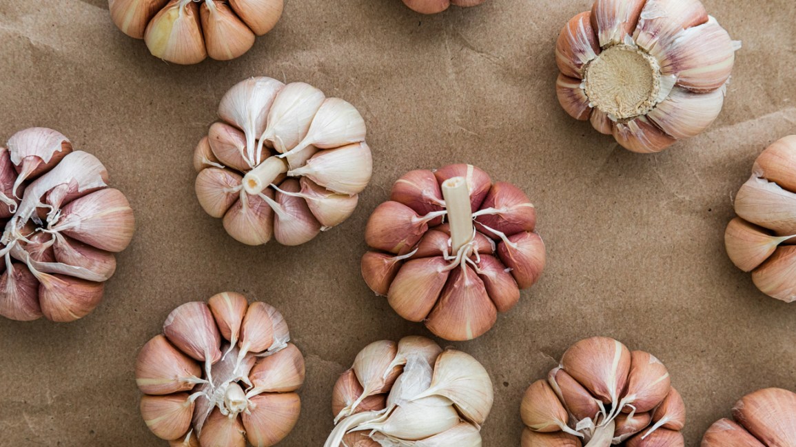 Can garlic help fight the flu and cold?