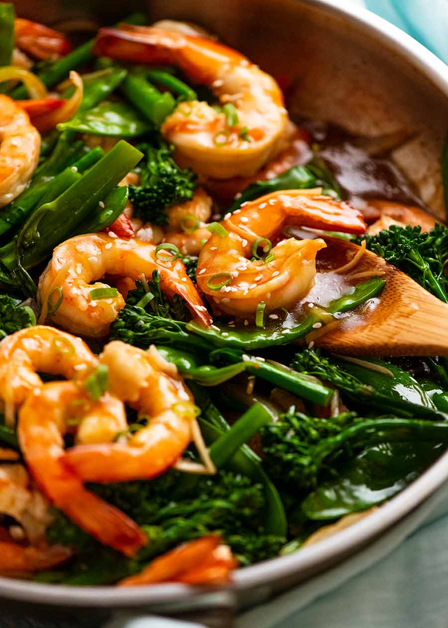 Can I add cooked prawns to stir fry?