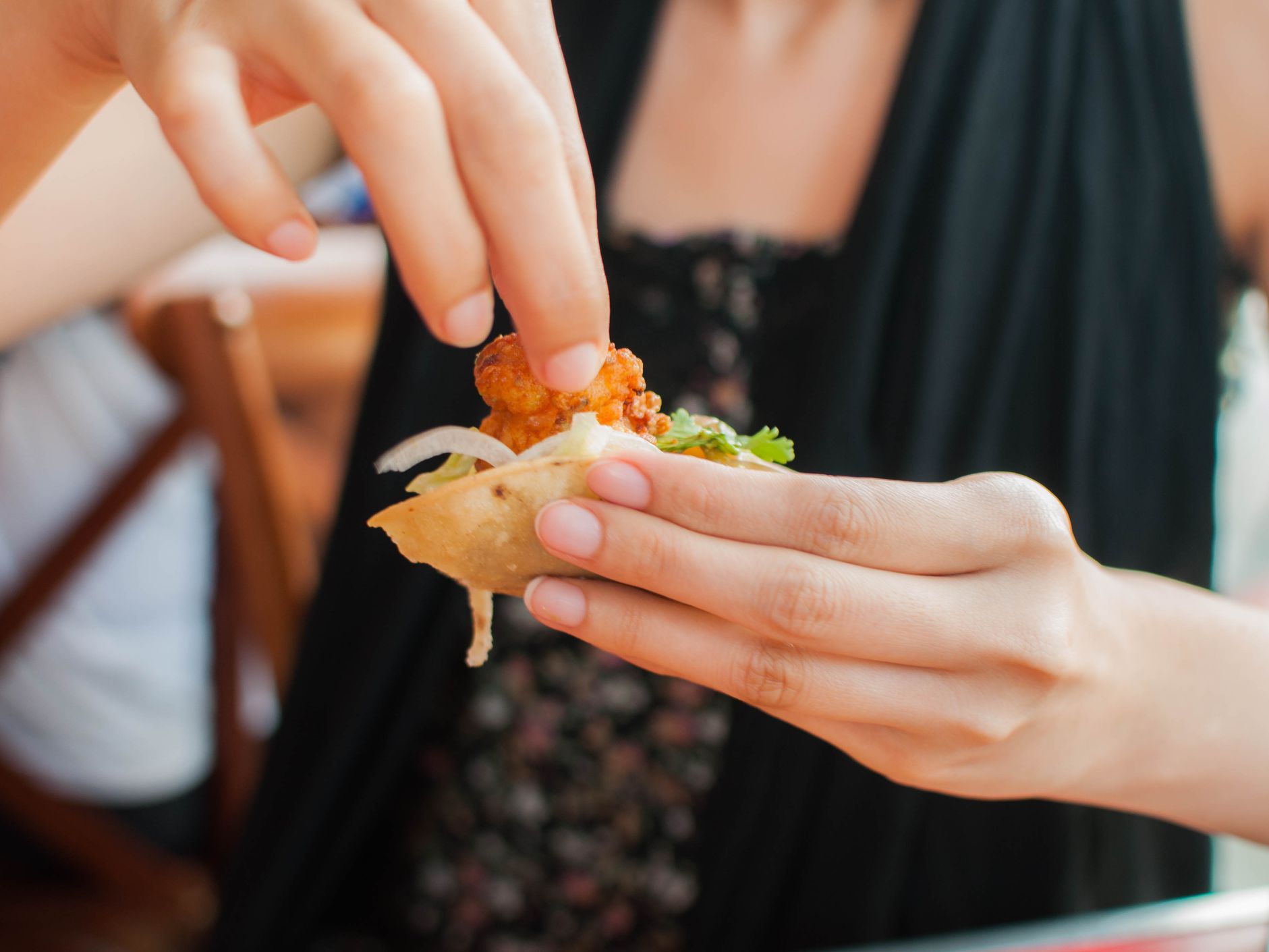 Can I breastfeed if I ate shrimp?