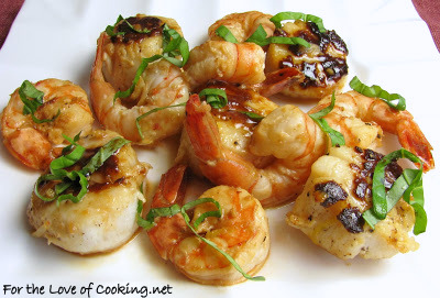 Can I cook shrimp and scallops at the same time?