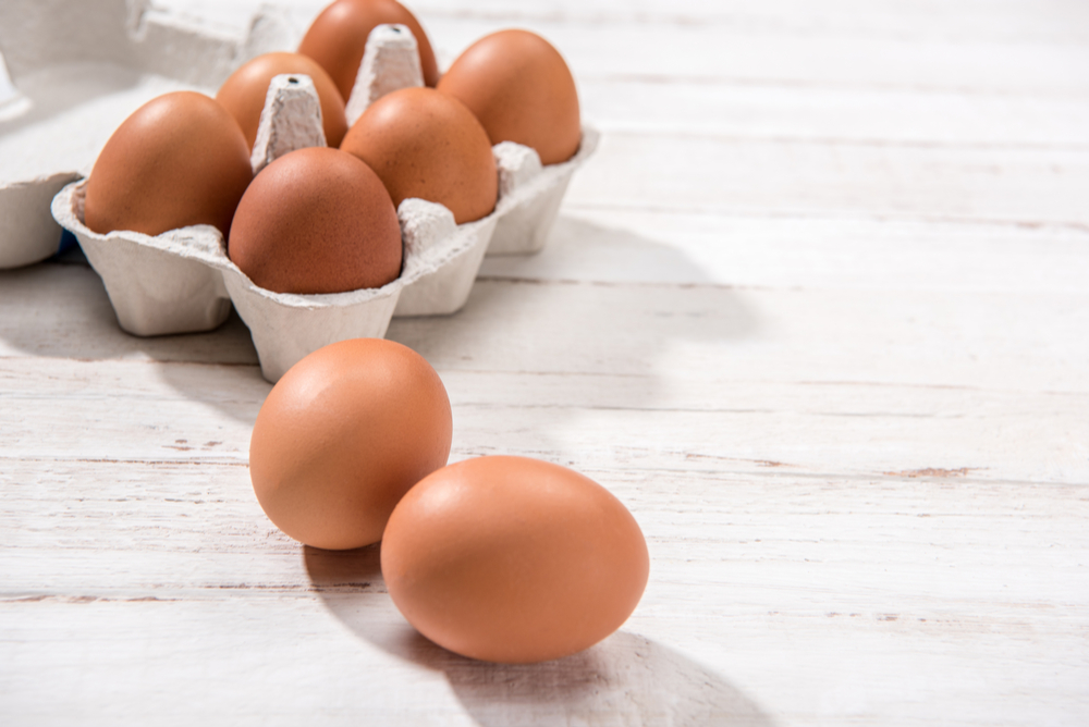 Can I eat eggs with antibiotics?