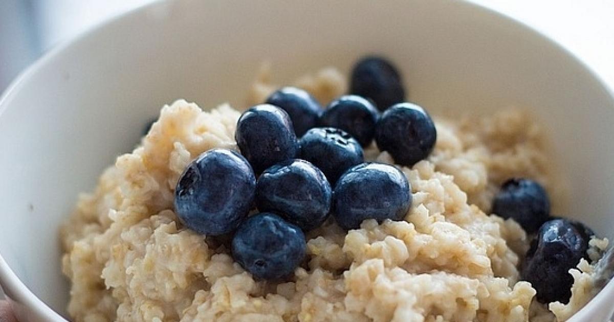 Can I eat oatmeal 2 times a day and lose weight?