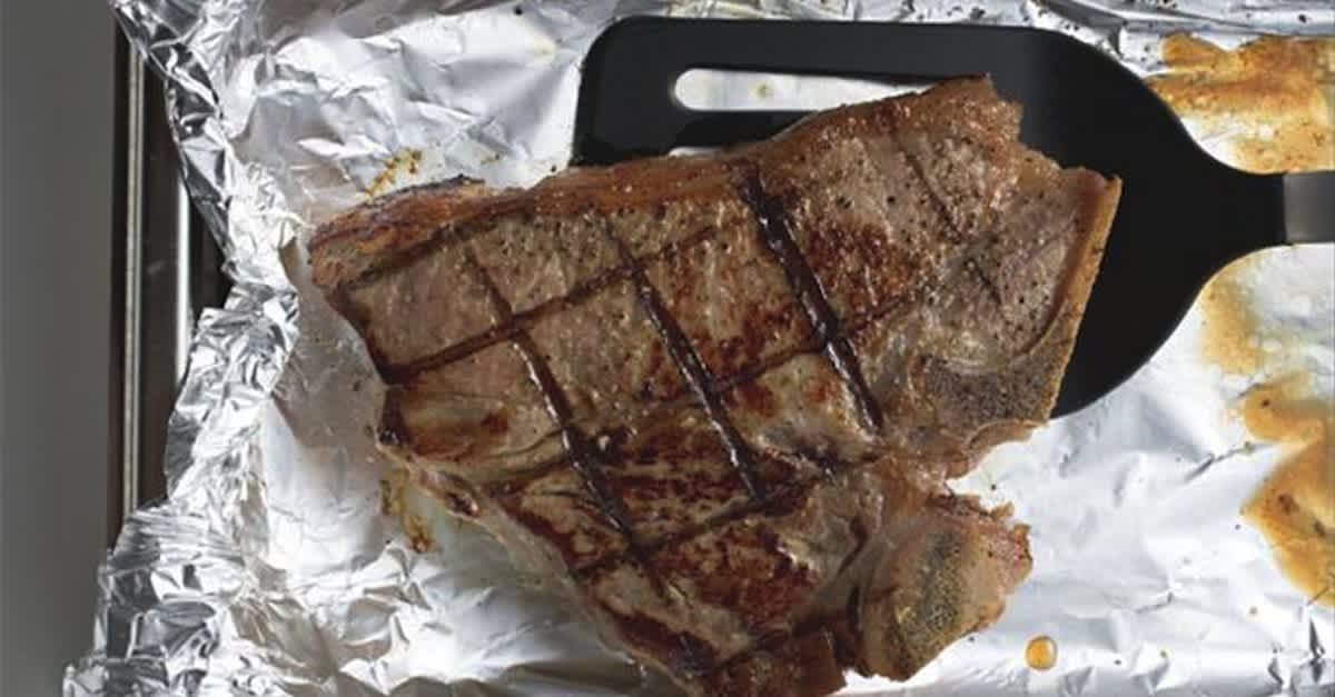 Can I grill steak on tin foil?