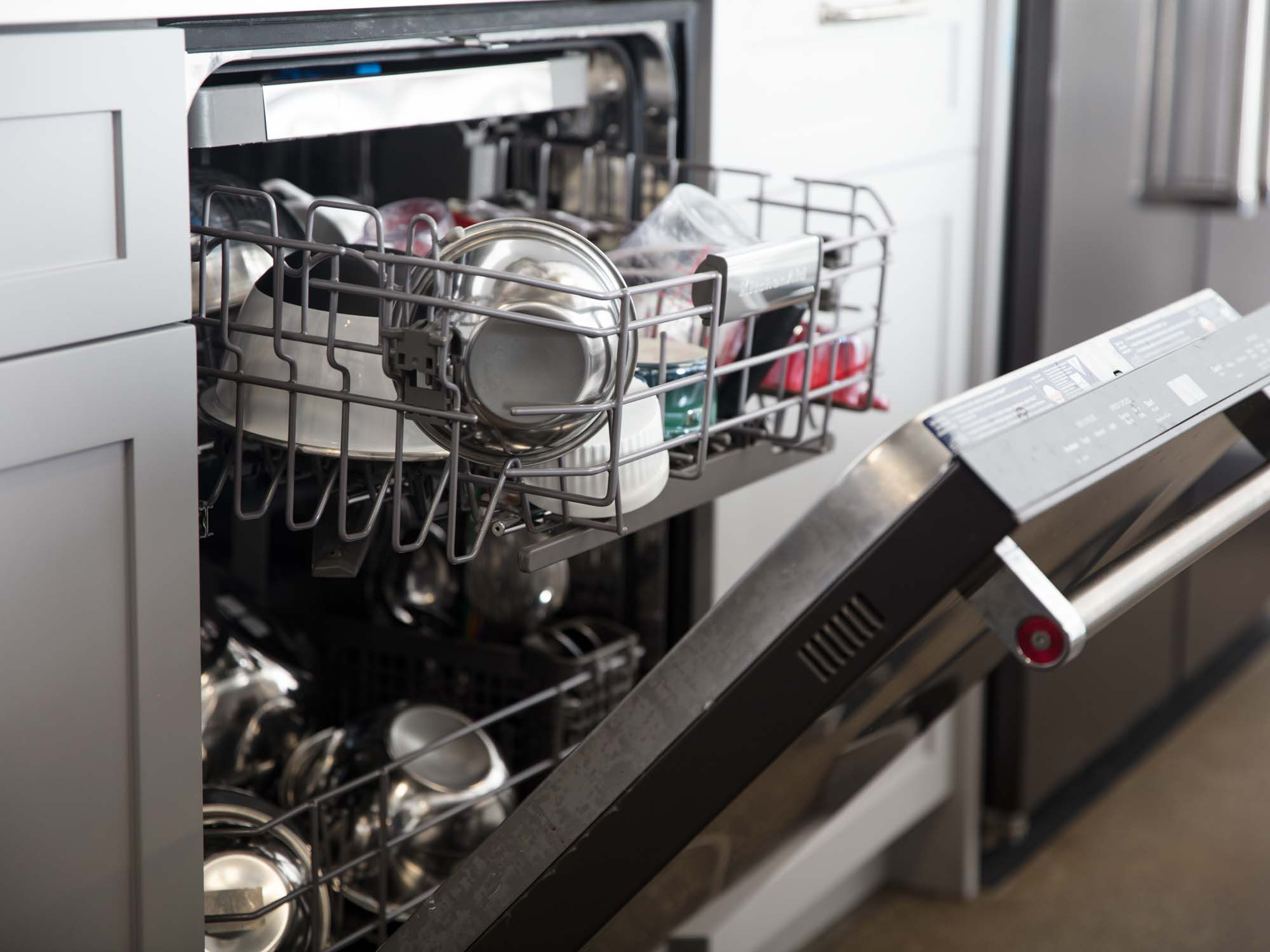 Can I put stainless steel in the dishwasher?