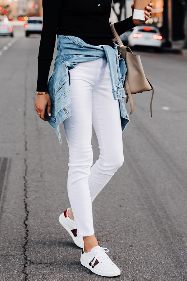 Can I wear white sneakers with white pants?