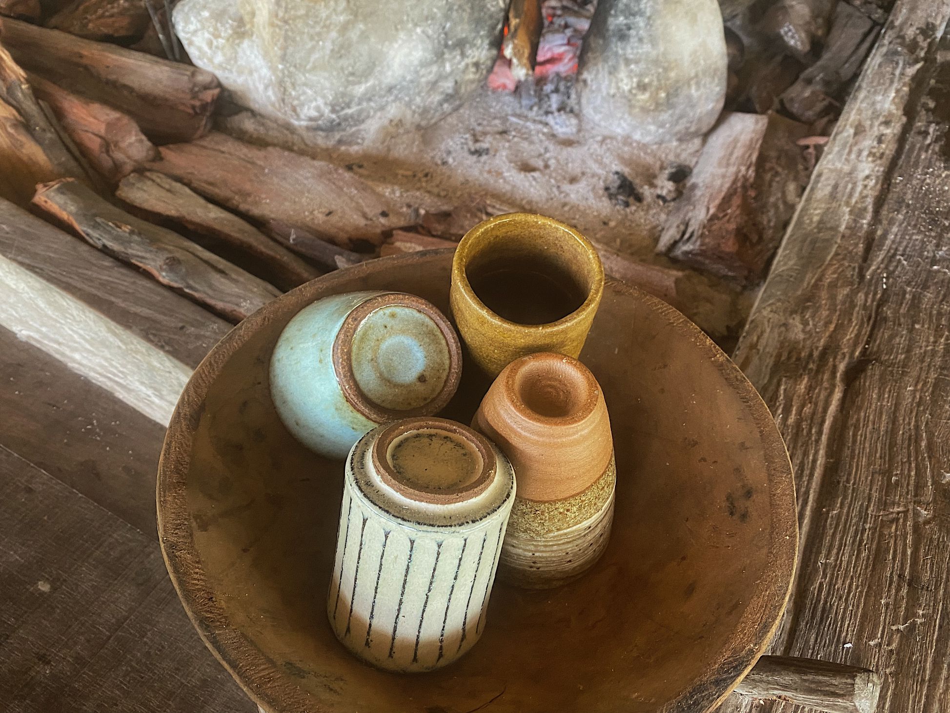 Can lead be found in pottery?