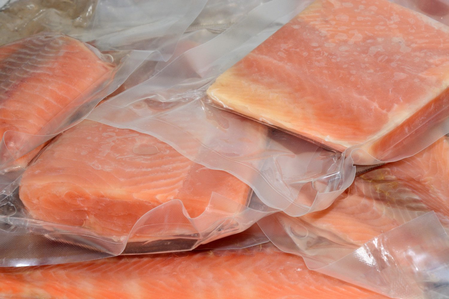 Can packaged salmon be frozen?