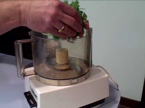 Can parsley be chopped in food processor?