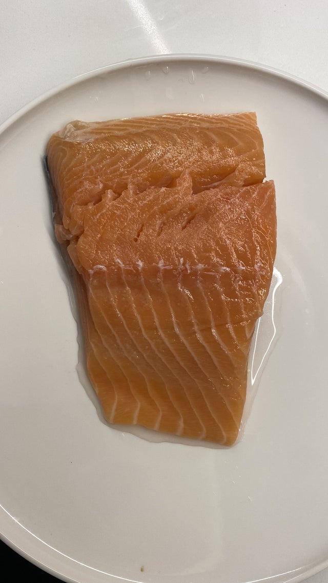 Can salmon go bad in the fridge?