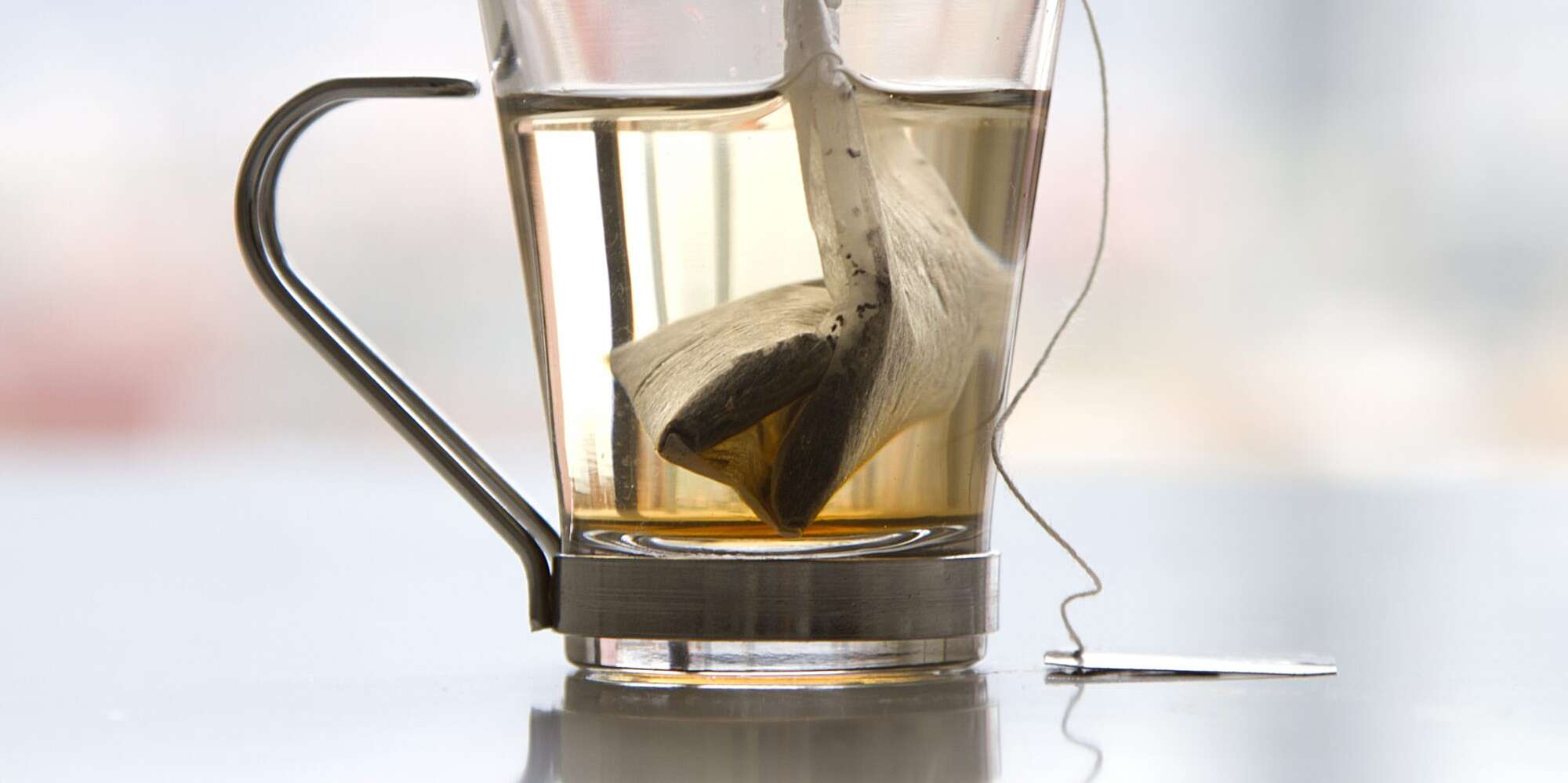Can strong black tea make you vomit?