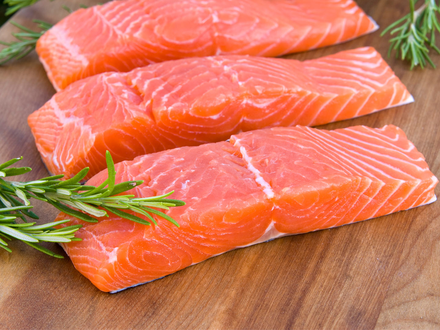 Can there be worms in frozen salmon?