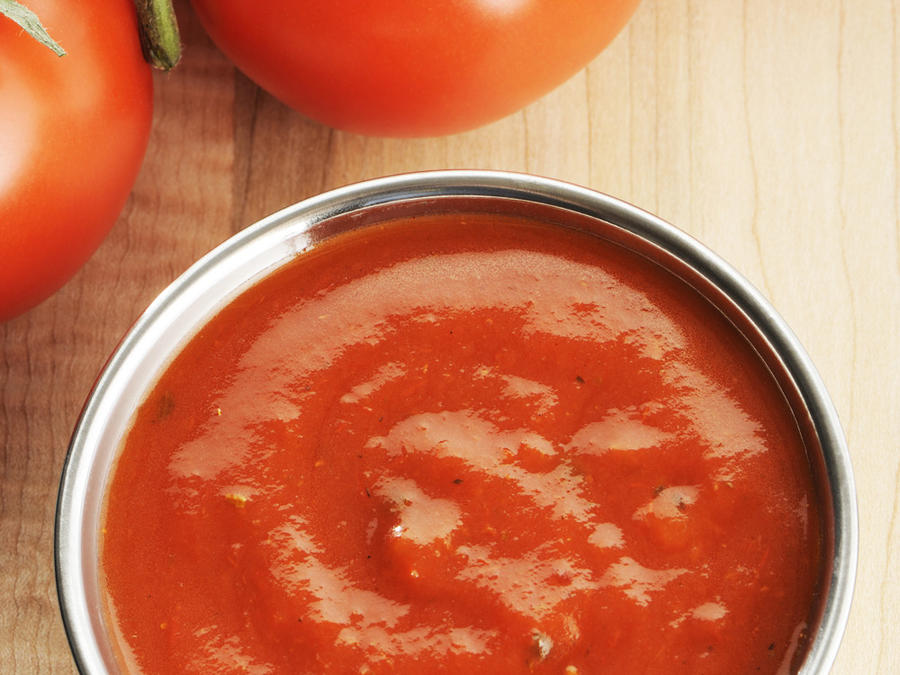 Can tomato sauce be substituted for tomato puree?