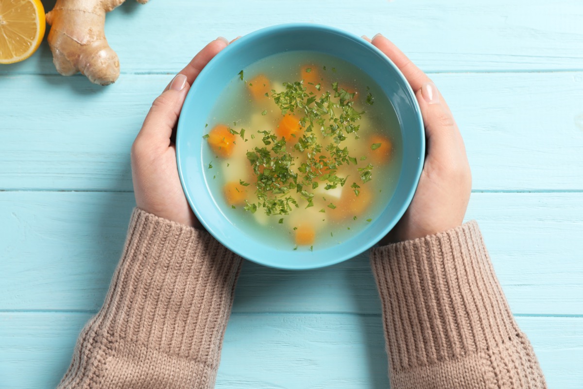 Can we drink soup in sore throat?