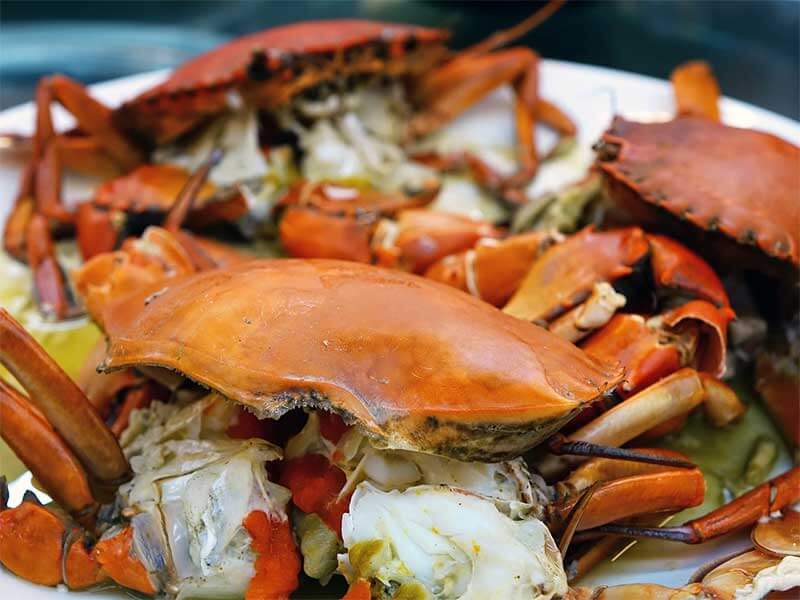Can we eat cooked crab next day?