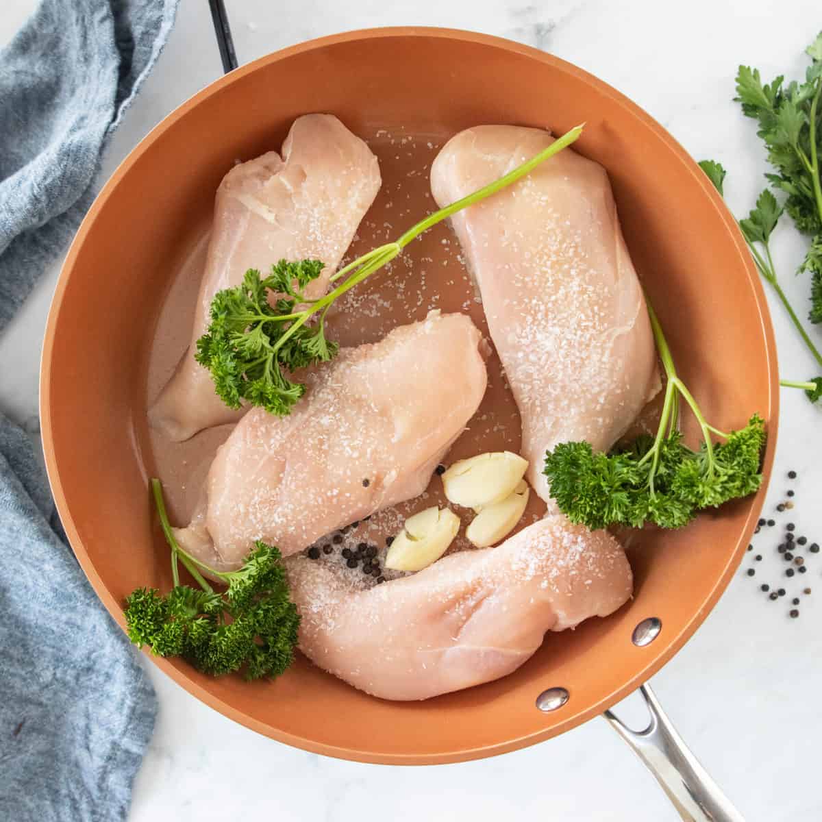 Can you add raw chicken to boiling water?