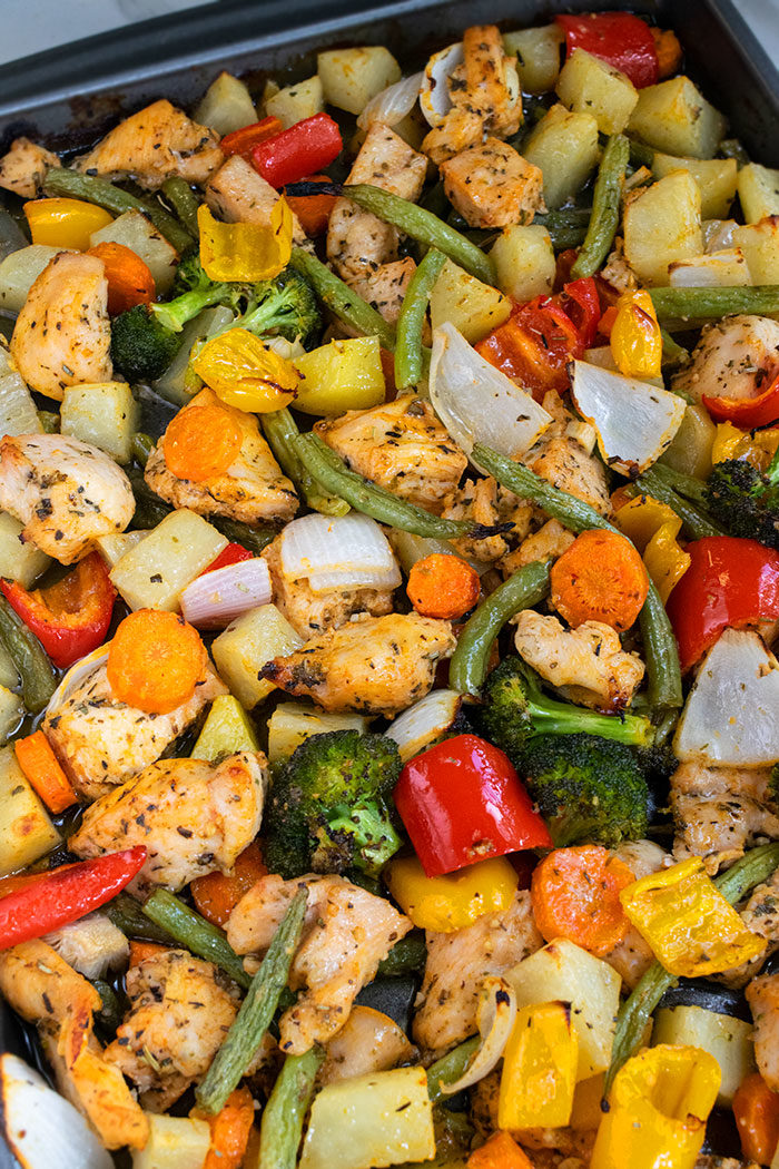 Can you bake raw chicken and vegetables together?