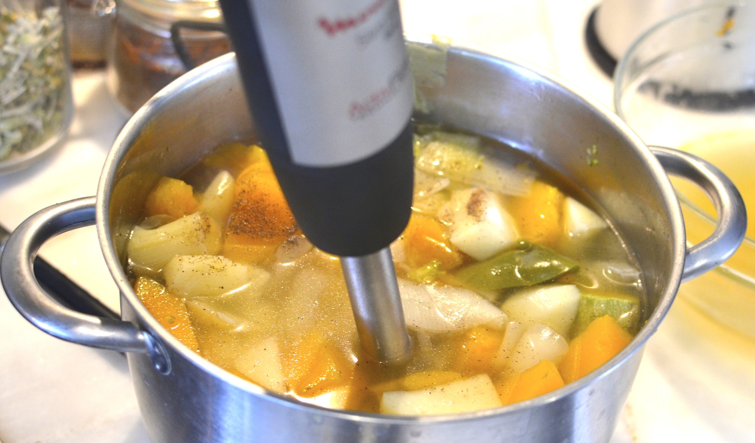 Can you blend soup while it's hot?