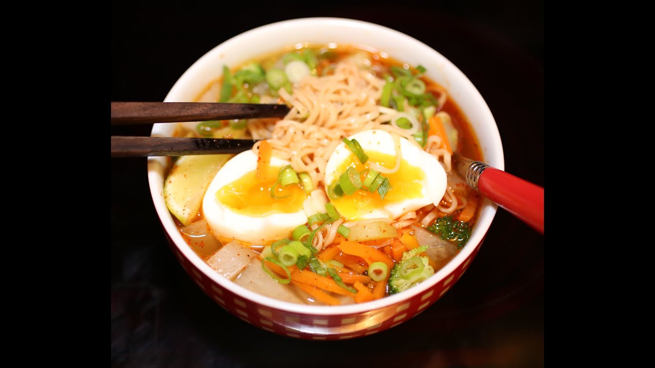 Can you boil egg noodles in broth?