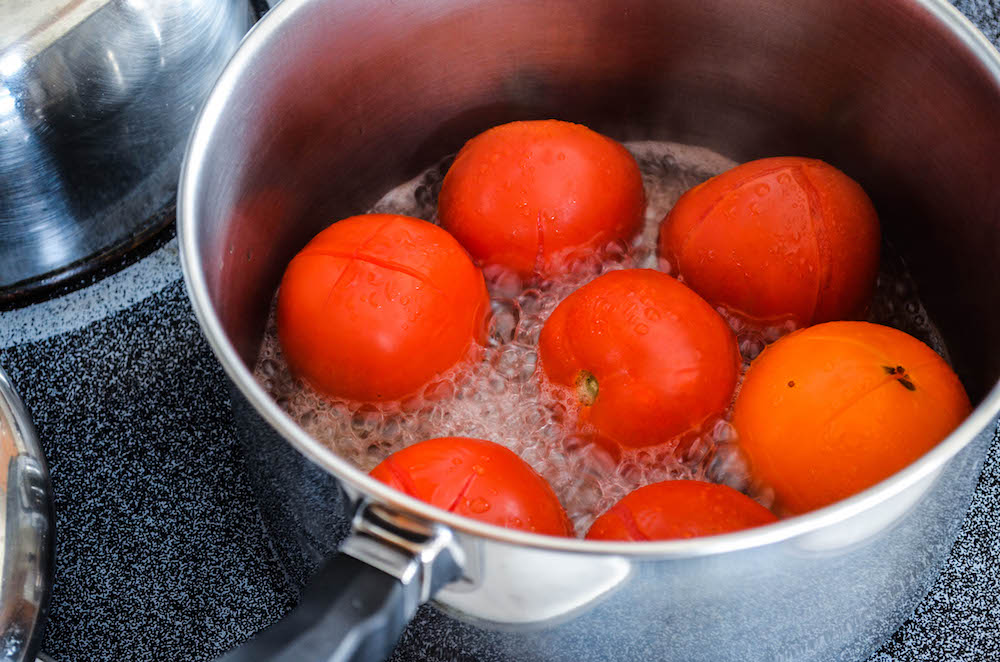 Can you boil fresh tomatoes?