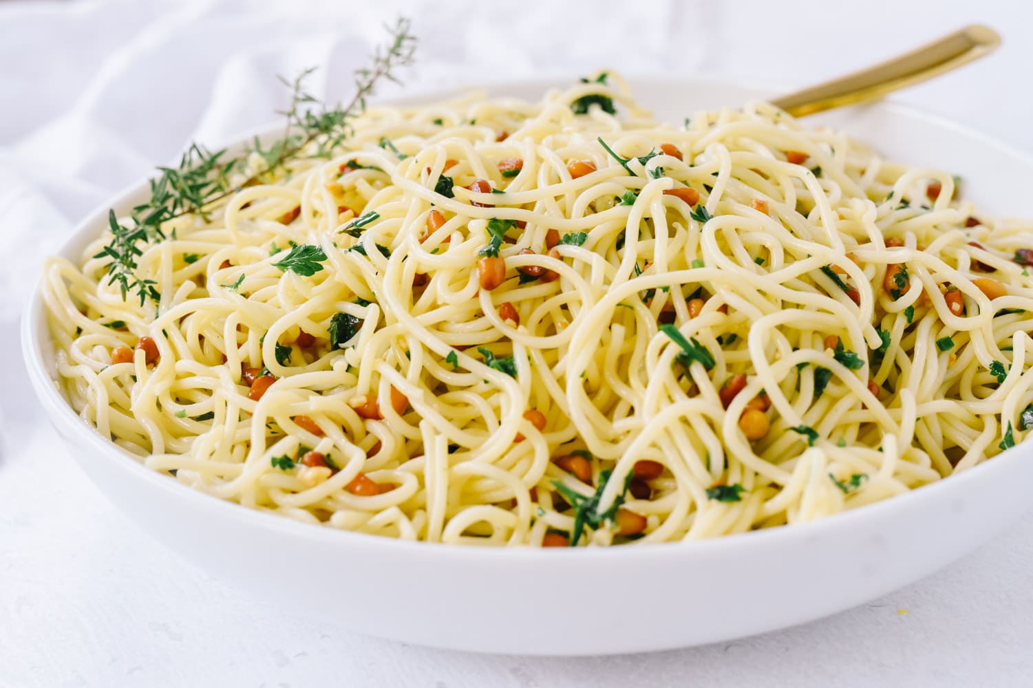 Can you boil pasta with herbs?