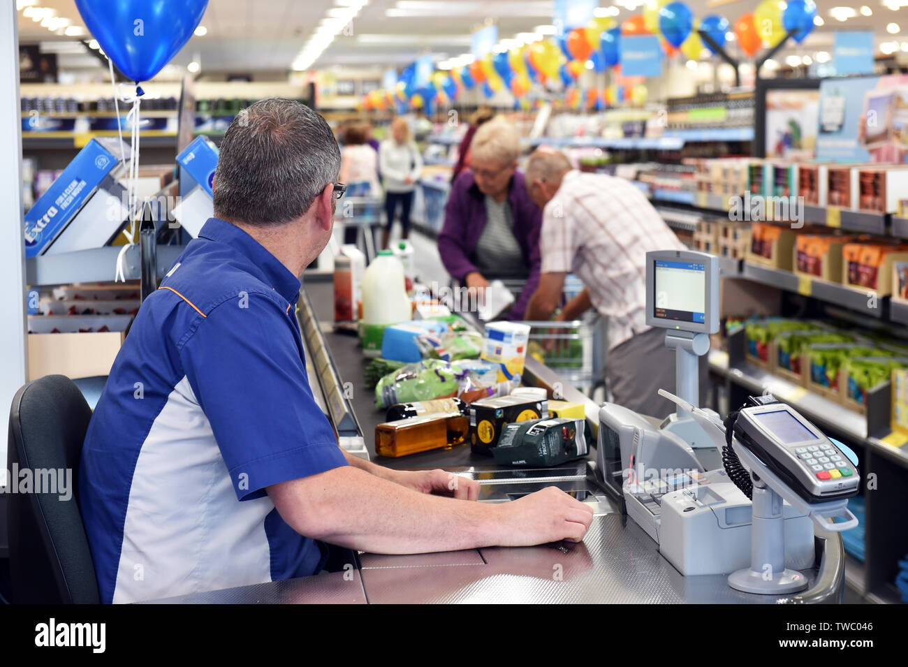 Can you check stock in Aldi Stores UK?