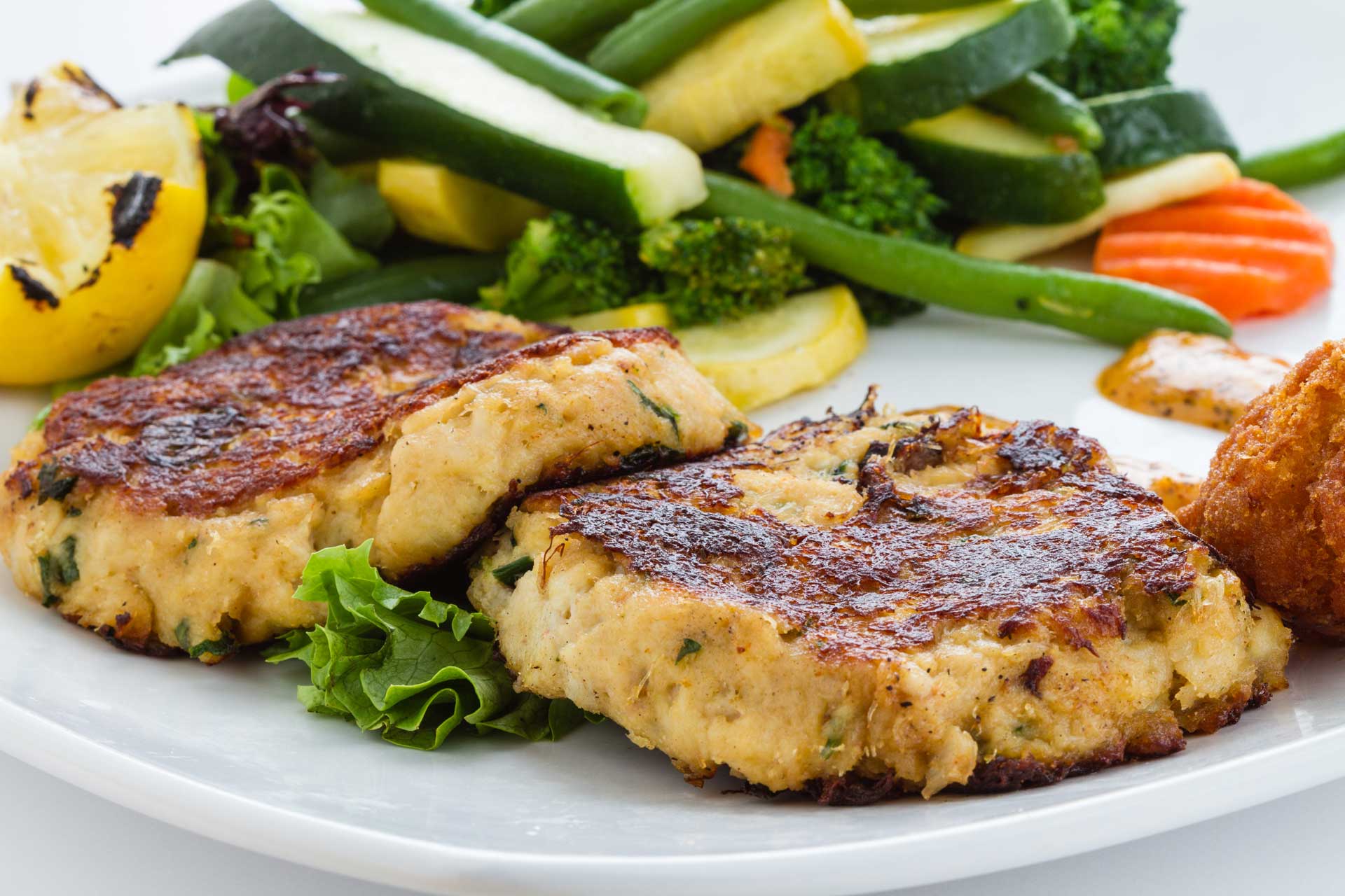Can you cook crab cakes in a frying pan?