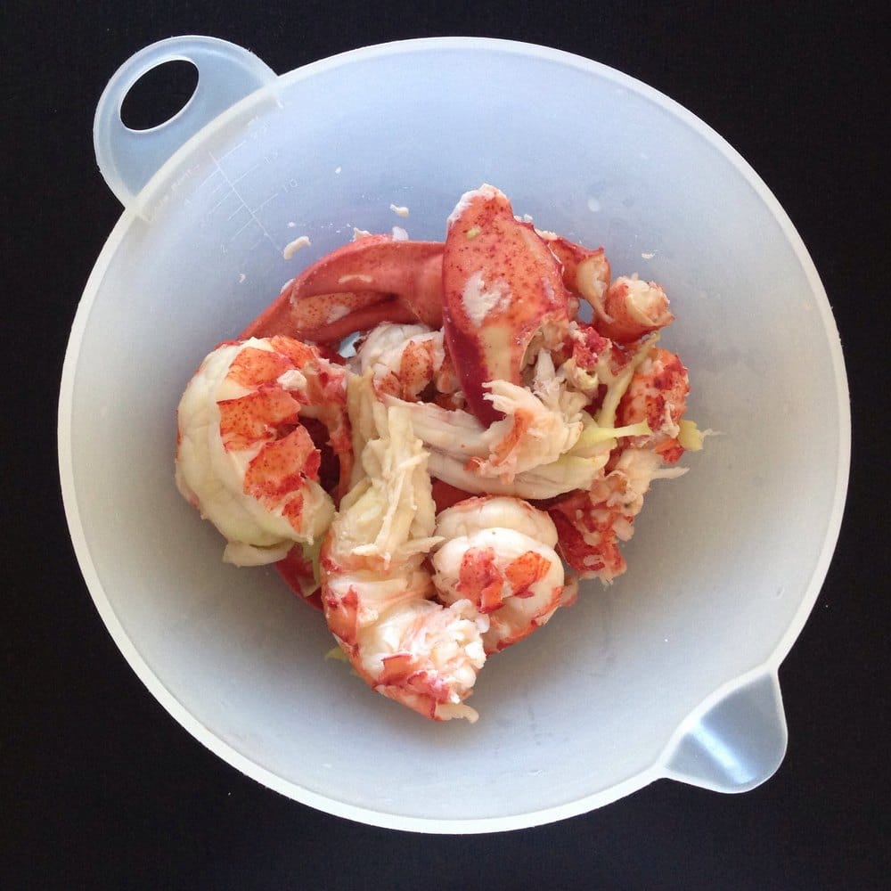 Can you cook frozen canned lobster in a bowl?