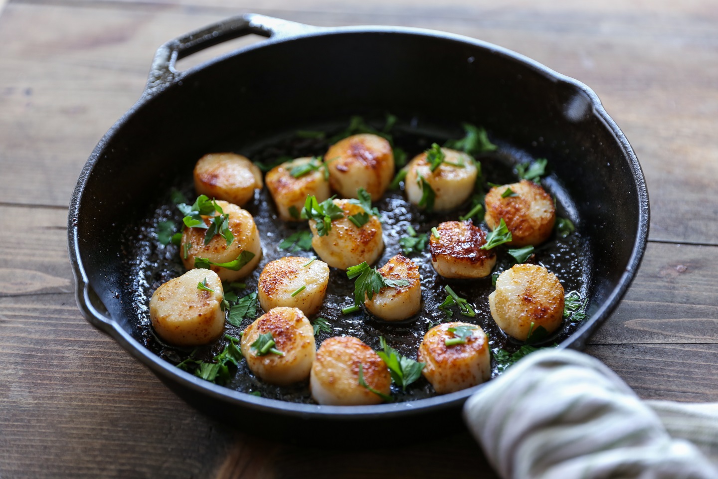 Can you cook frozen scallops in boiling water?